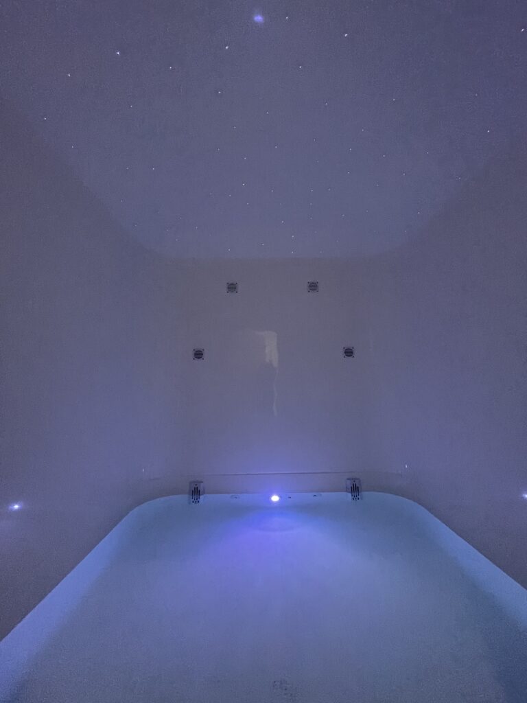 Flotation Suite - Sensory Deprivation Tank Float Therapy - The Salt Barre